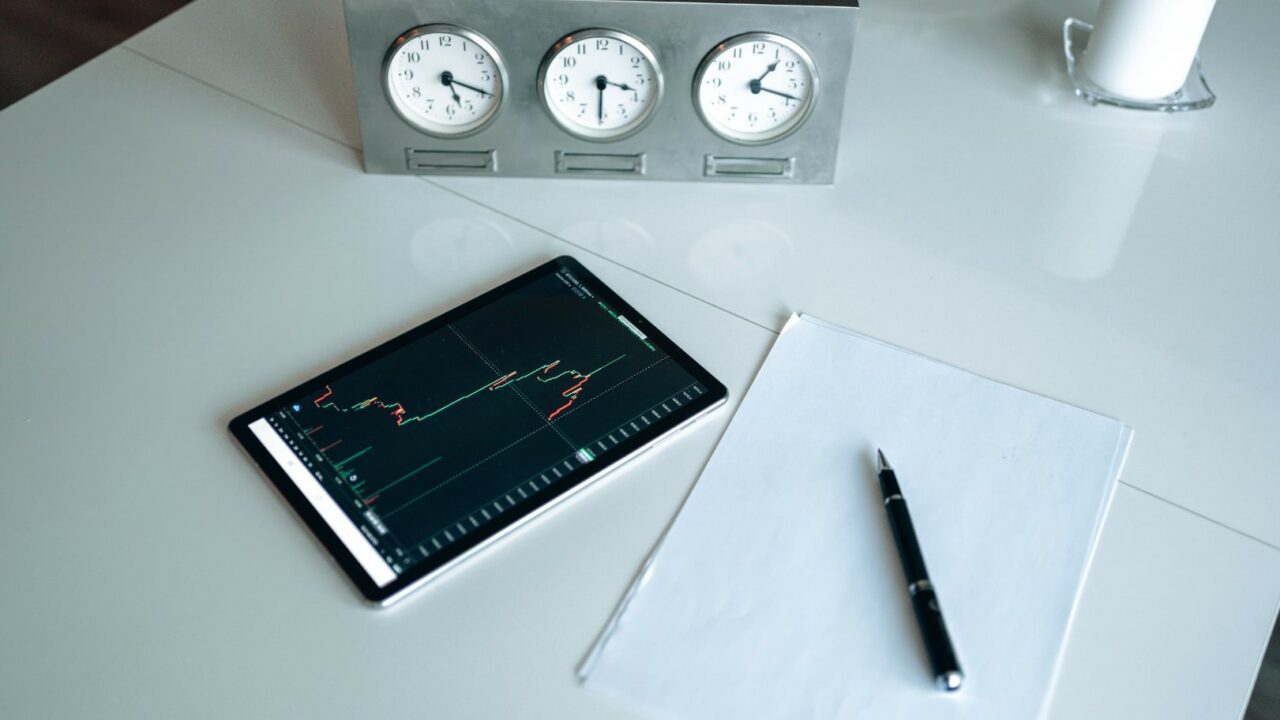 How To DCA Bitcoin September 2025 | Guide | Pros & Cons